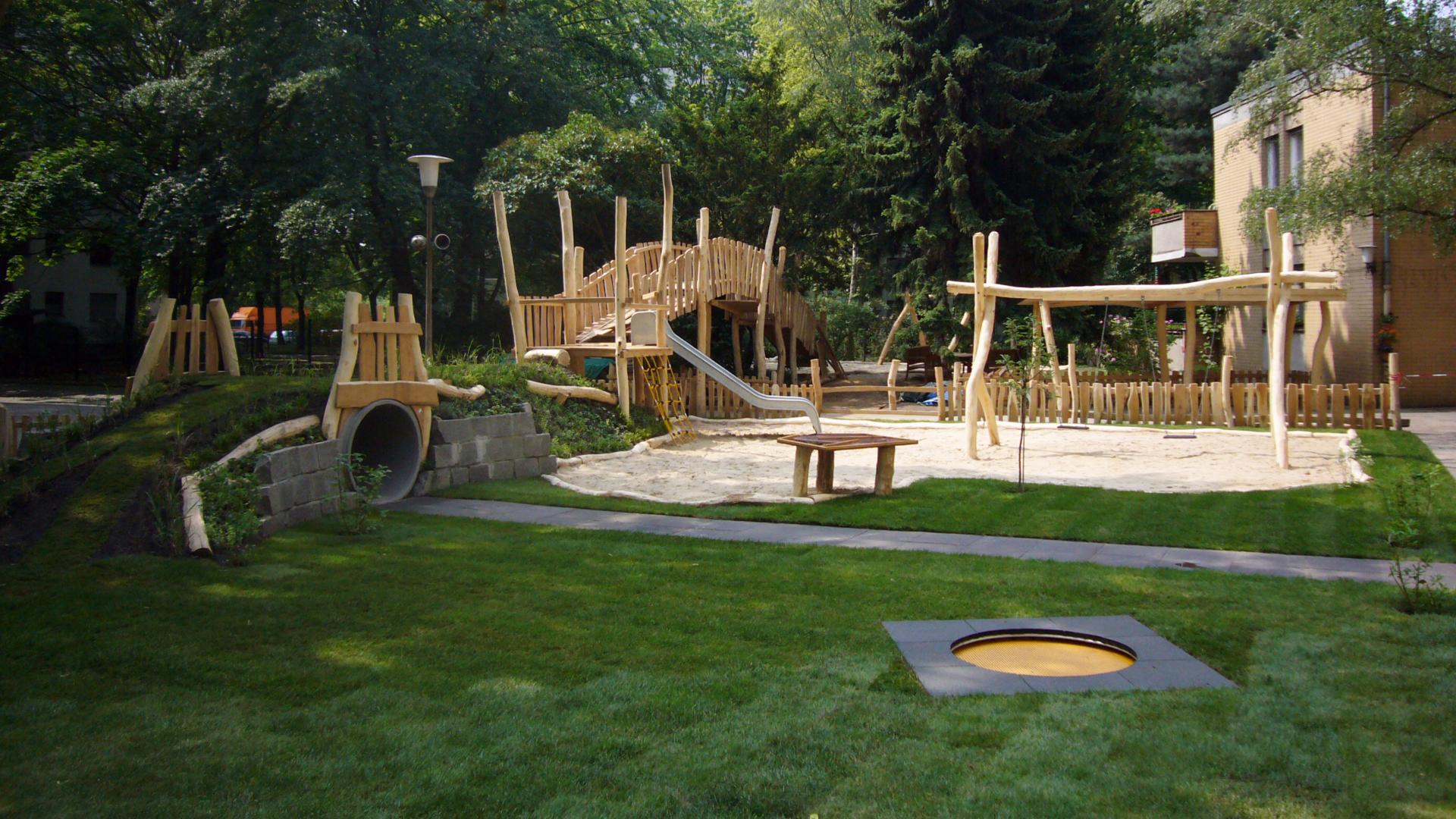 Playground trampoline Kids Tramp "Kindergarten Loop" — Eurotramp Trampoline